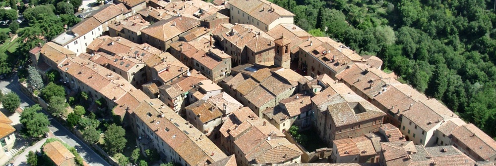 Paciano, il borgo dove volano gli ombrelli e i sogni - AGENDA VIAGGI